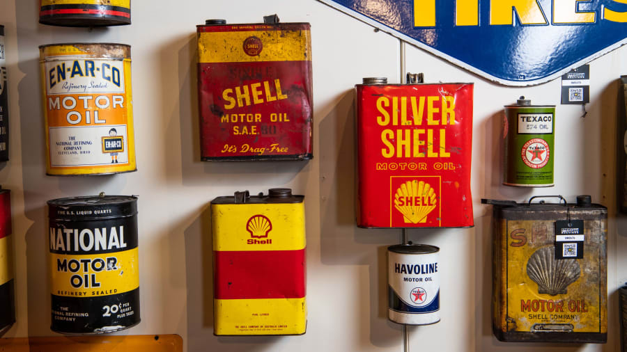 Shell Motor Oil Cans, Lot of 3 for Sale at Auction - Mecum Auctions