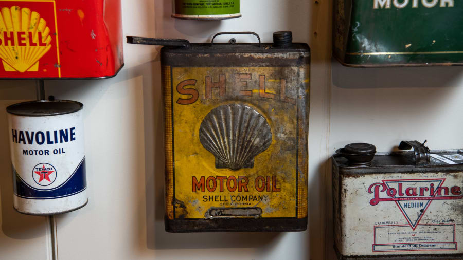 1930s Shell Motor Oil 1-Gallon Oil Can for Sale at Auction - Mecum Auctions