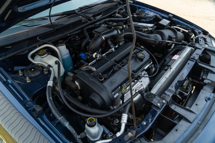 2002 Ford Escort ZX2 Motor