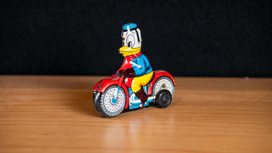 Donald Duck Japanese Tin Friction Toy for Sale at Auction - Mecum Auctions
