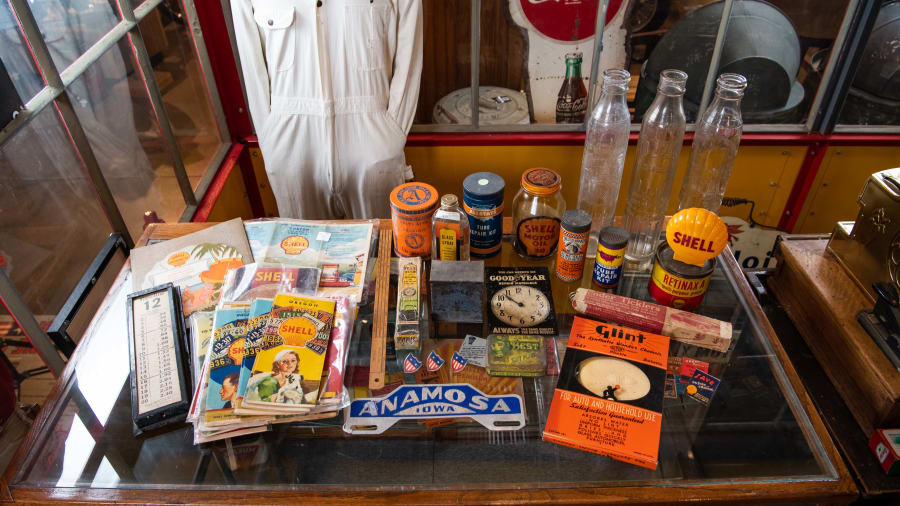 Shell Service Station Memorabilia, Lot of over 20 for Sale at Auction ...
