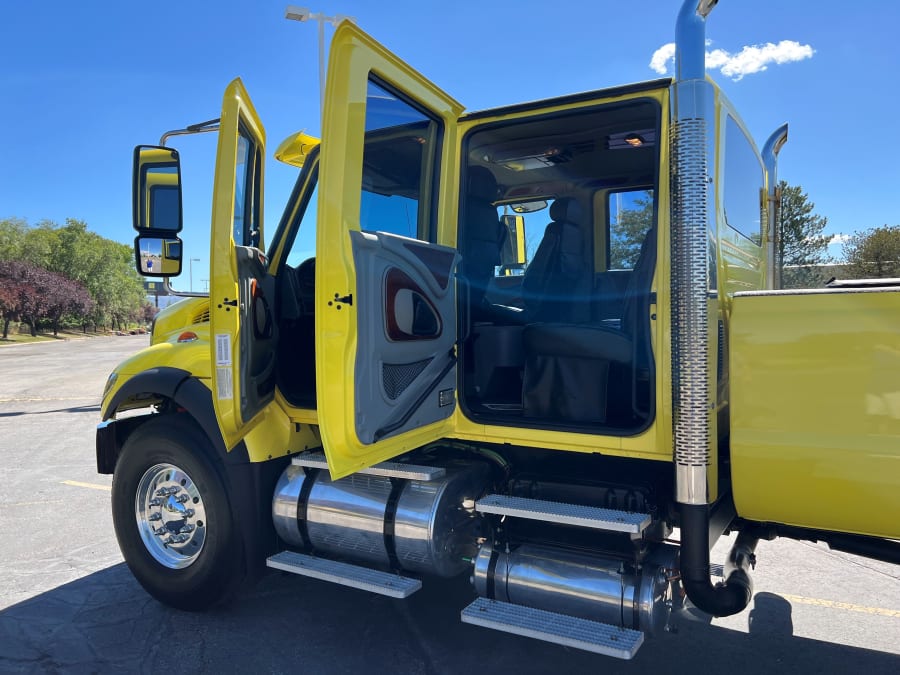 International Trucks Cxt Lifted