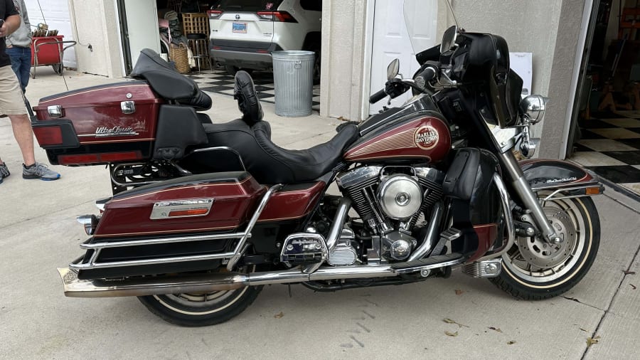 1995 Harley-Davidson Electra Glide FLHTC for Sale at Auction - Mecum ...