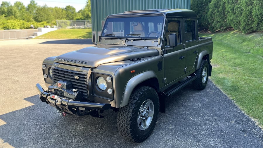 1988 Land Rover Defender 110 Custom Pickup for Sale at Auction - Mecum ...
