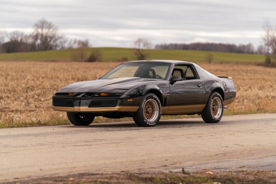 1982 Pontiac Trans Am Recaro Edition IMCDb.org: 1982 Pontiac Firebird