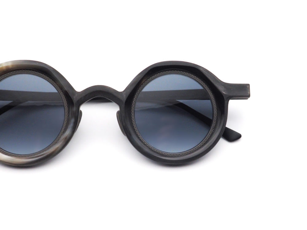 唯一無二のホワイト＆ブラック RIGARDS, RG1062 | 眼鏡工房 久保田