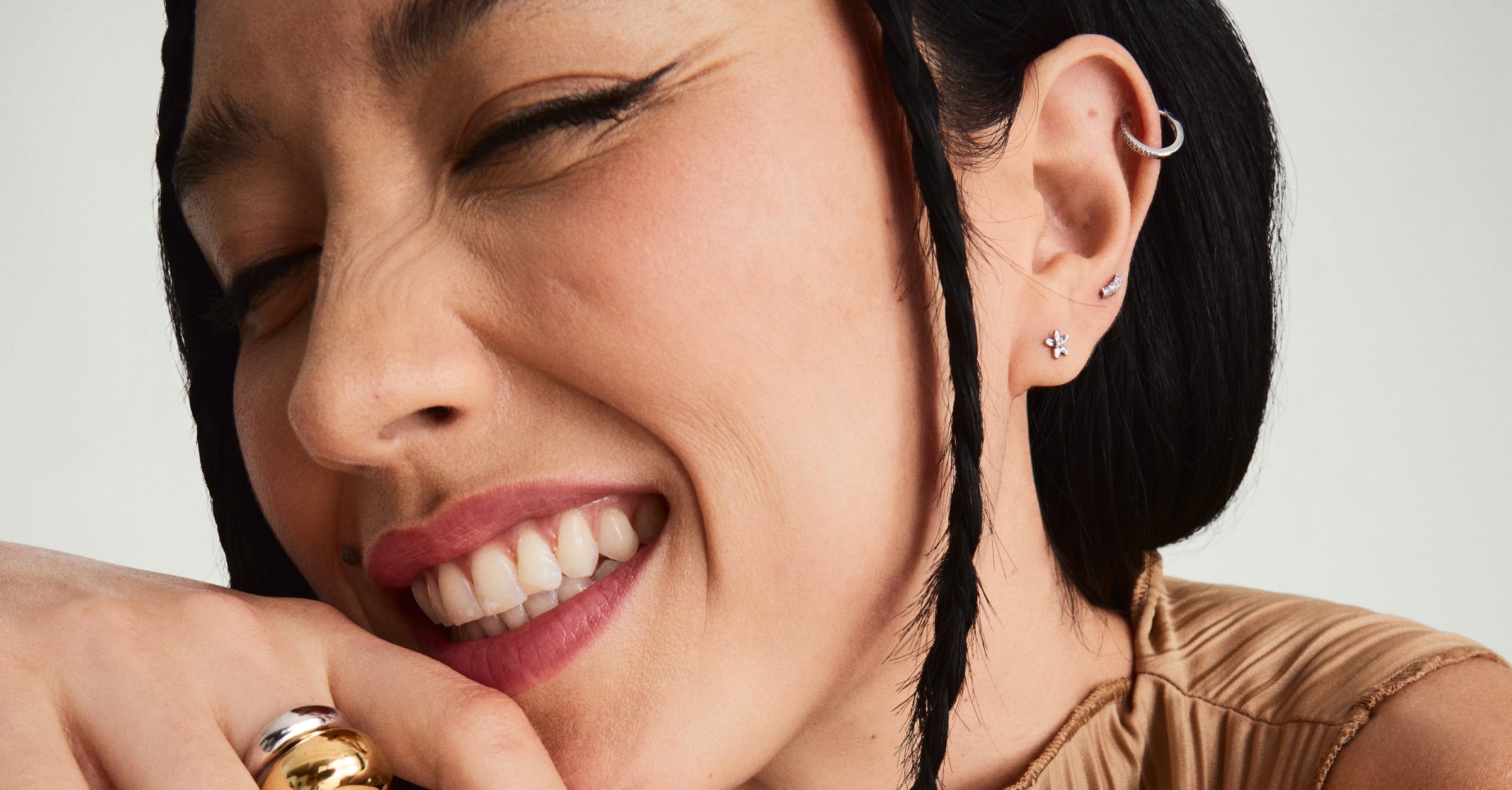 About Us: Redefining Luxury Jewelry | Mejuri