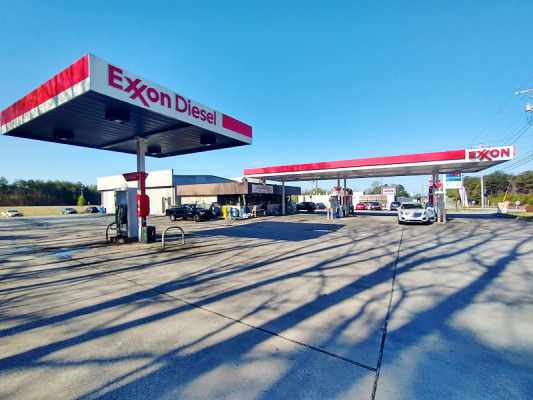 For Sale: Branded Gas Station On Interstate Exit