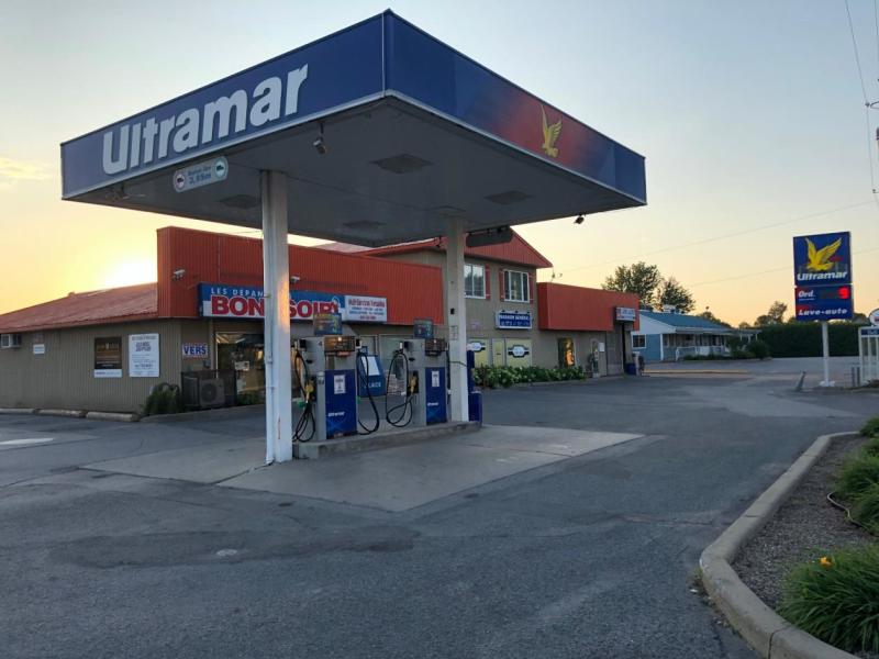 Ultramar Service Station, Convenience Store