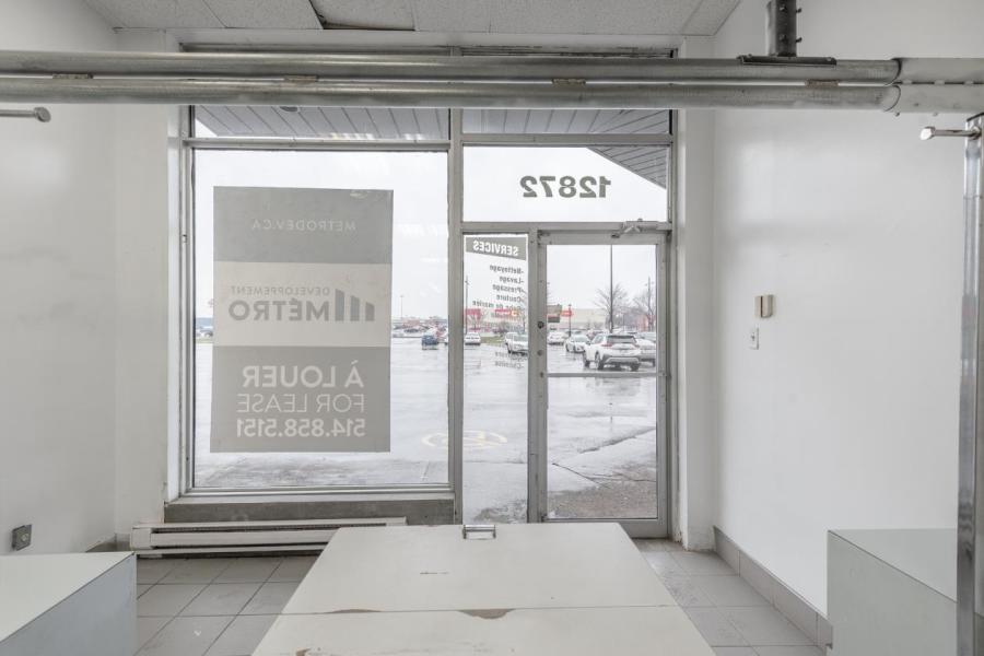 For Lease: Available / 857 Sq Ft Commercial Space