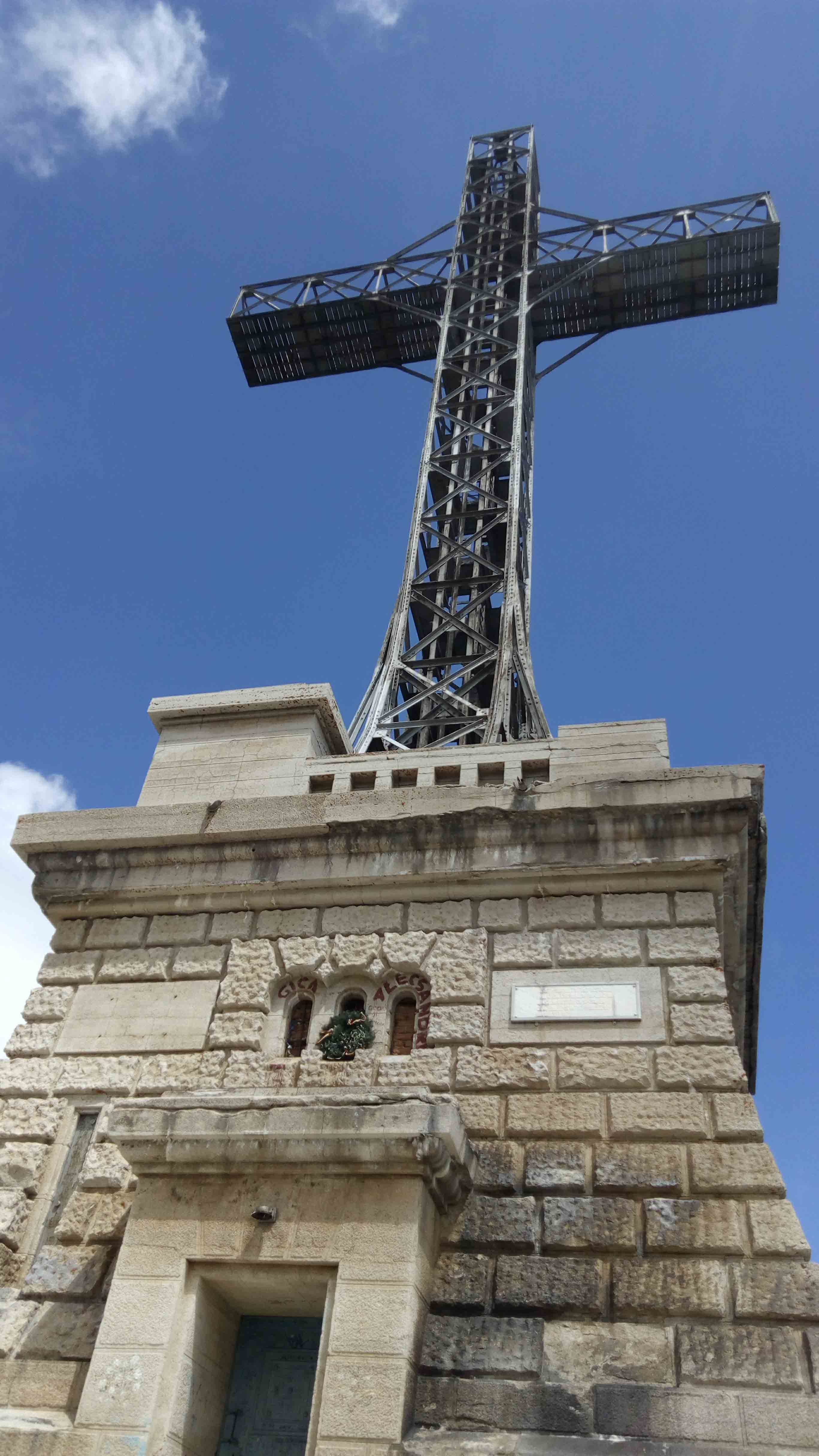 La Crucea Eroilor de pe Caraiman - mergpemunte.ro