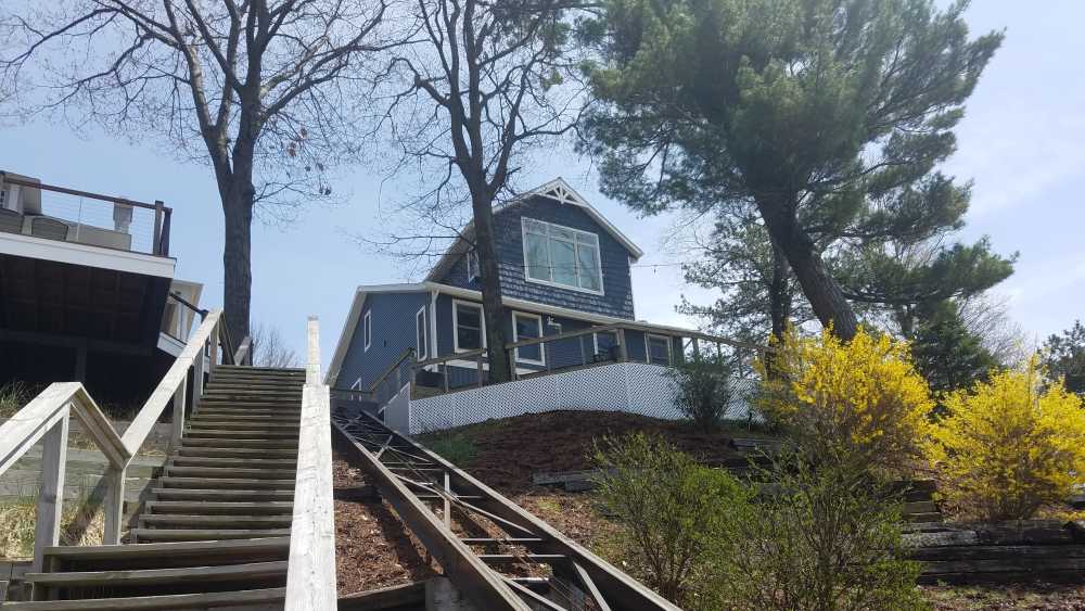 Looking Glass Beachfront Inn | Michigan