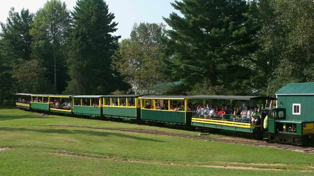 Tahquamenon Falls Riverboat Tours & Toonerville Trolley | Michigan