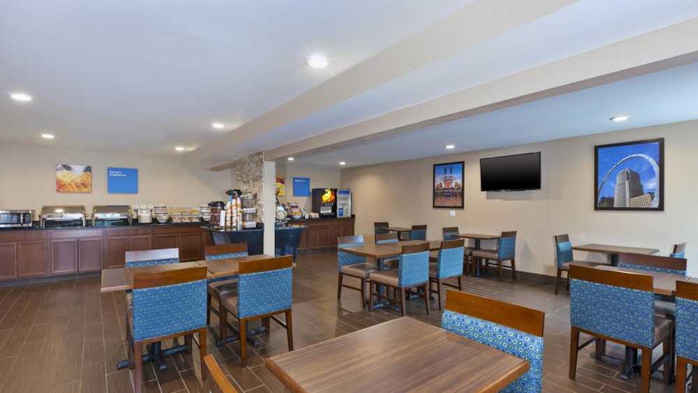 Comfort Inn & Suites - Taylor | Michigan