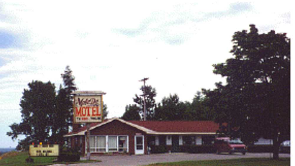 Hollywood Hotel | Michigan