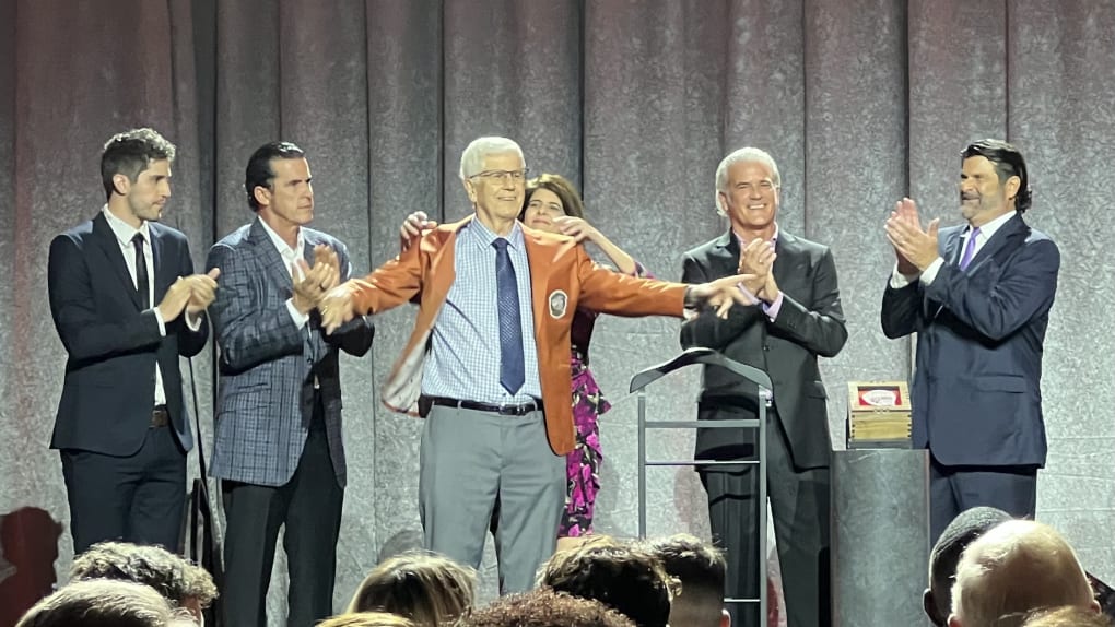 Del Harris (’59) inducted into Naismith Basketball Hall of Fame ...