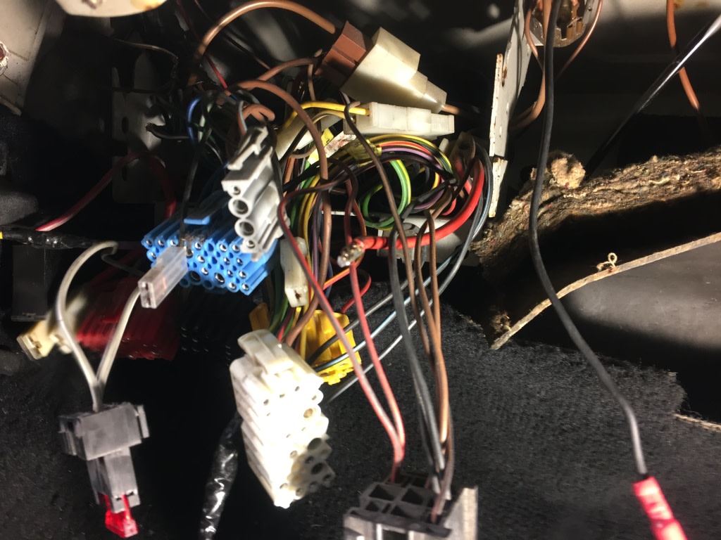 View topic: Fuse box disassembly – The Mk1 Golf Owners Club