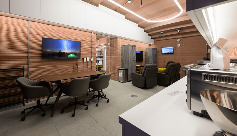 4 finish year living on simulated Mars base - Space Connect