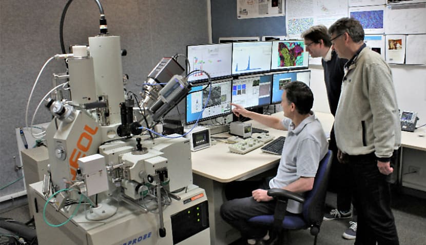 Australian researchers find diamonds in a rare type of meteorite ...