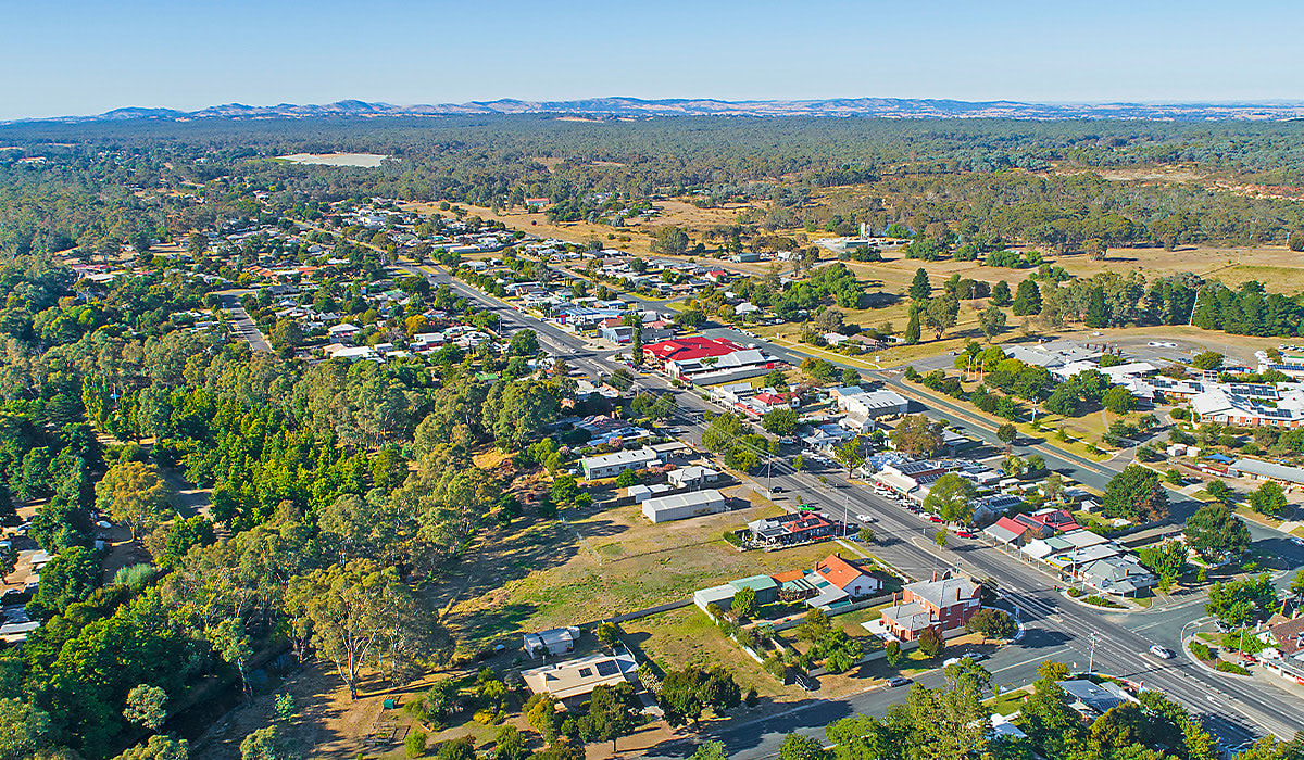 Migration to regional areas fuels rising house prices - Smart Property ...