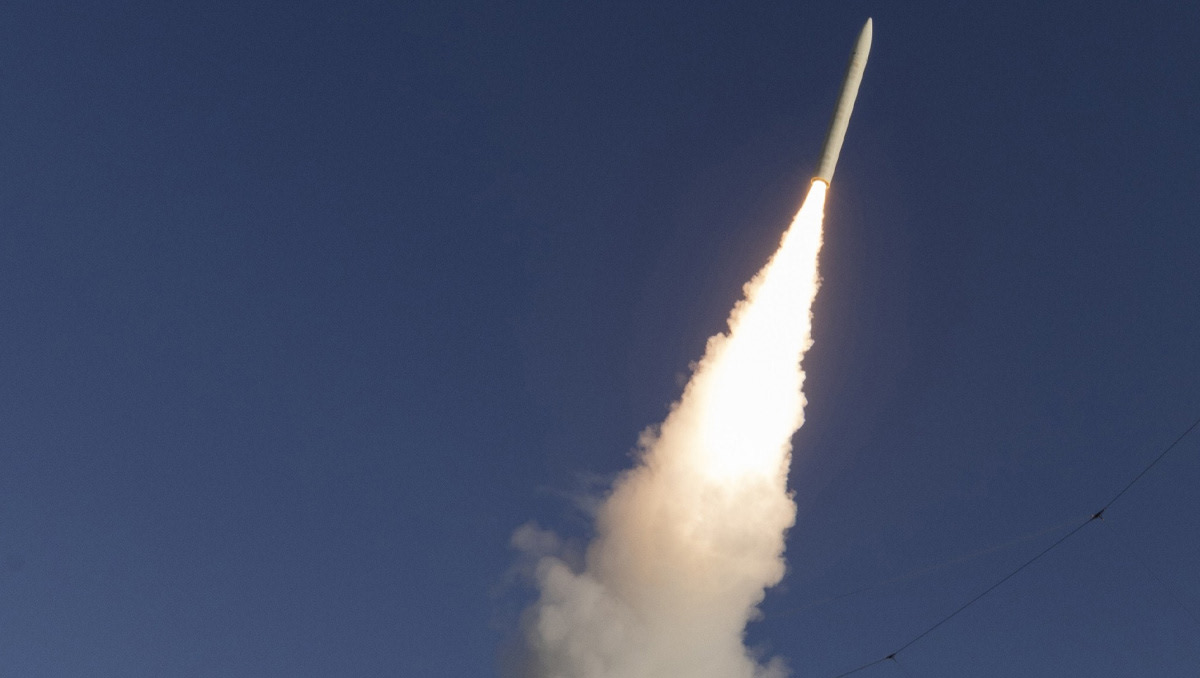 US conducts end-to-end flight test of sea-based hypersonic missile ...