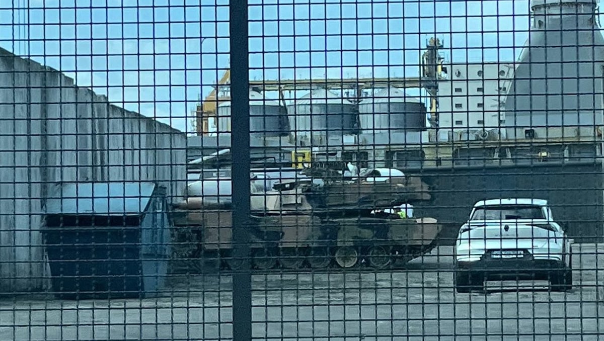 Australia’s M1A1 Abrams main battle tanks arrive in Poland - Defence ...