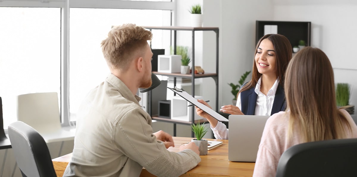 Market share hits record 77.6% as Aussies flock to brokers - Broker Daily