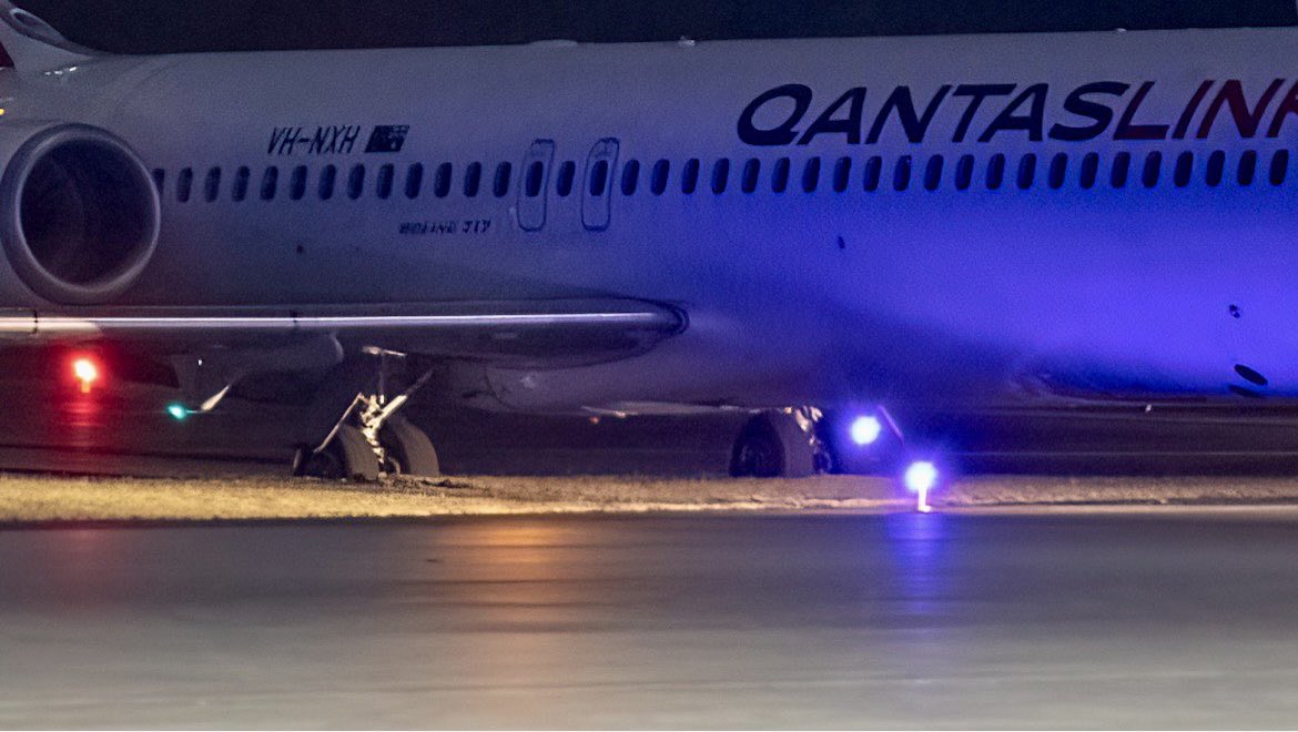 QantasLink 717 stuck in the mud finally escapes – Australian Aviation