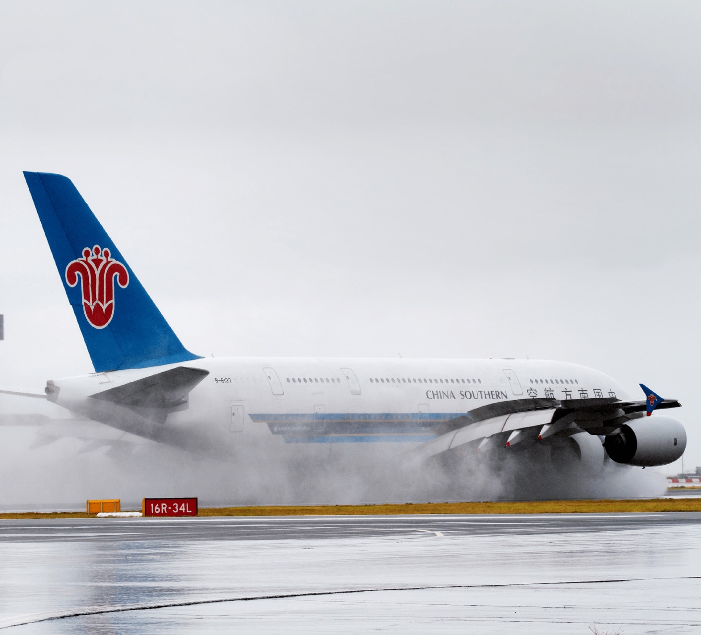 Making A Splash – Australian Aviation