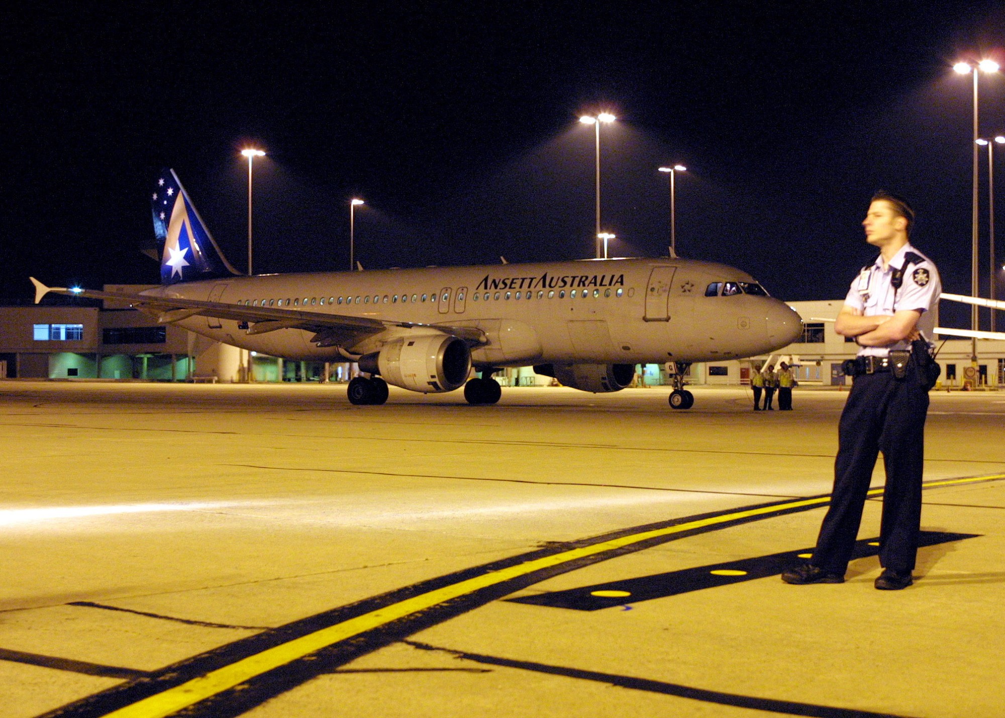 Behind the fall – Australian Aviation
