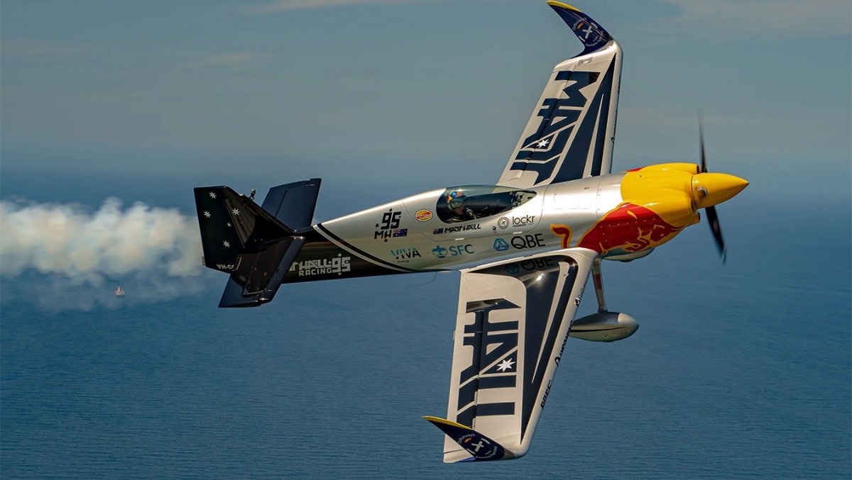 Aussie Matt Hall flies Pacific Airshow in California – Australian Aviation