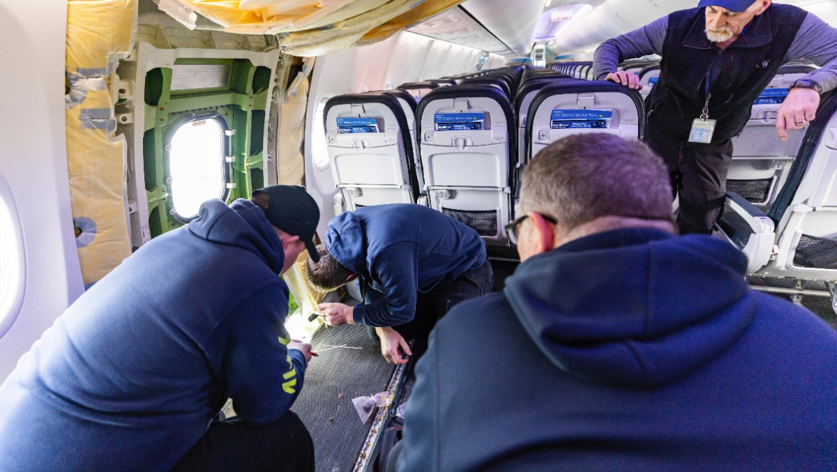 Alaska Airlines’ COO sits next to door plug on first 737-9 flight ...