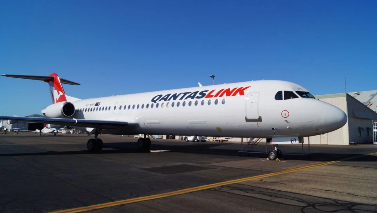 Striking Network Aviation pilots ask to meet QantasLink boss ...