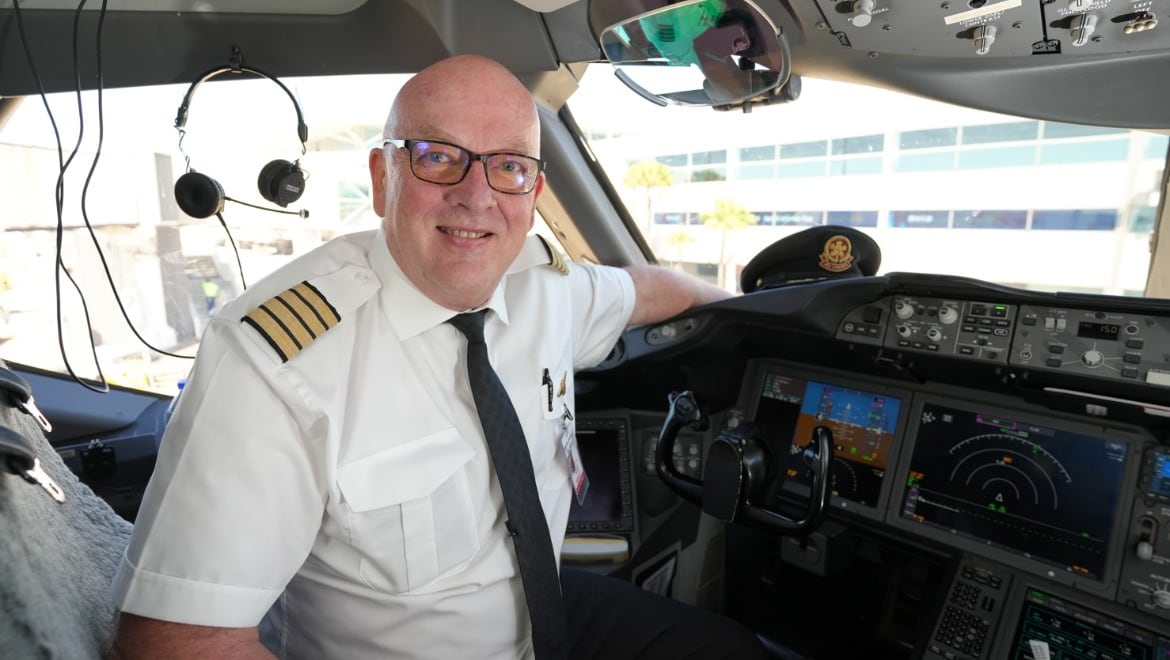 Captain who saved co-pilot from burning aircraft retires – Australian ...