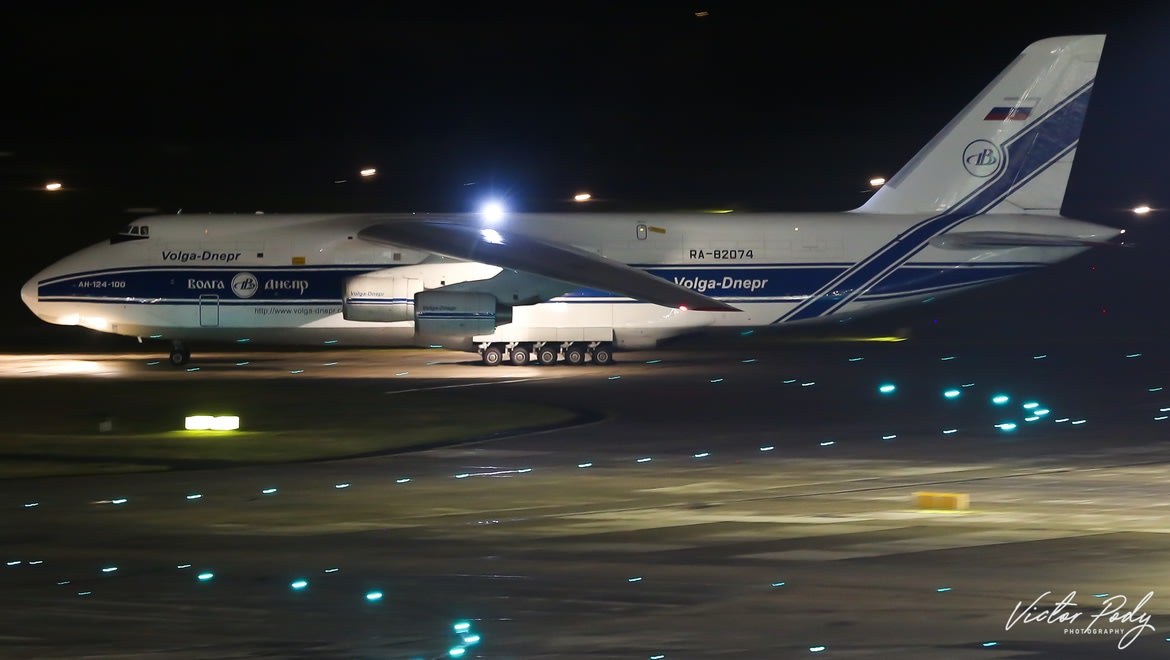 An-124 lands in Melbourne after Volga-Dnepr grounded fleet – Australian ...