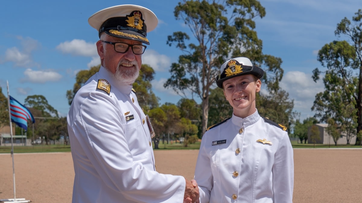 First Navy aviator earns pilot’s wings at RAAF East Sale – Australian ...
