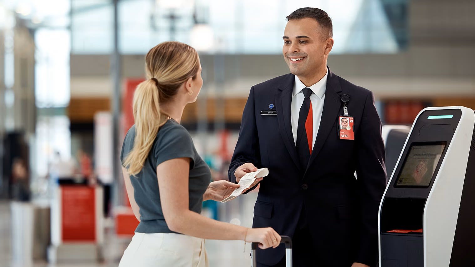 Qantas front-line staff win ‘significant’ pay rise – Australian Aviation