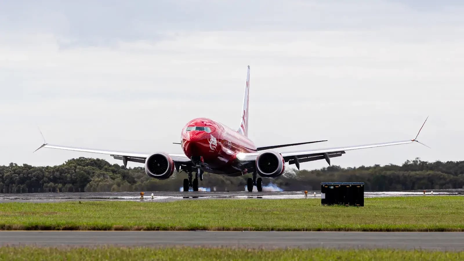 Virgin’s retro 737 MAX 8 takes flight on first commercial service ...