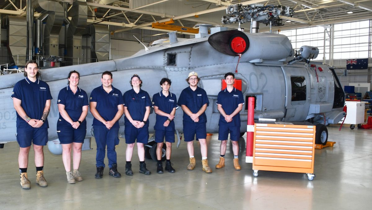 New apprentices start work on ADF helicopters – Australian Aviation