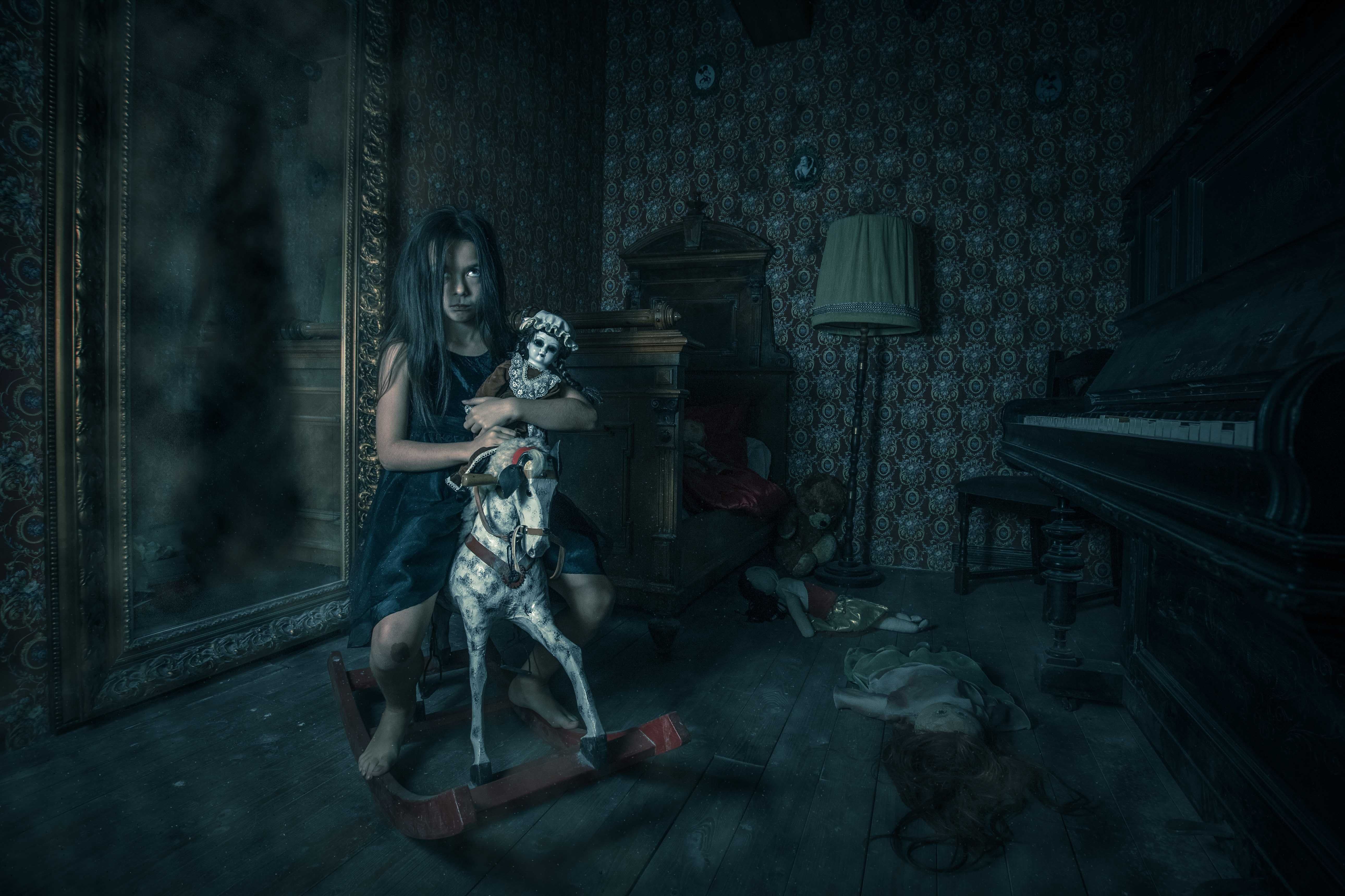 Haunted House Escape Room | Run Rabbit Escape Room