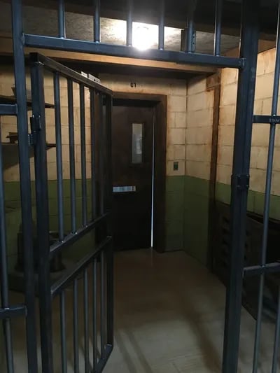 Cell Block E Escape Room | R&H Escape Room -Waldorf