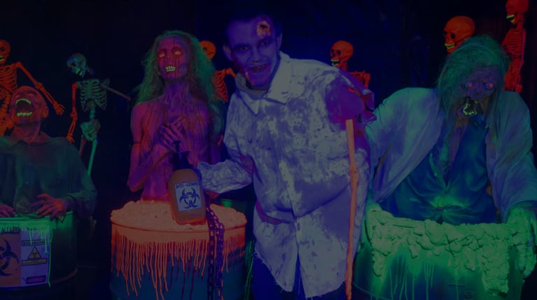 Zombie Escape Maze Haunted Attraction | Fear Factory Las Vegas