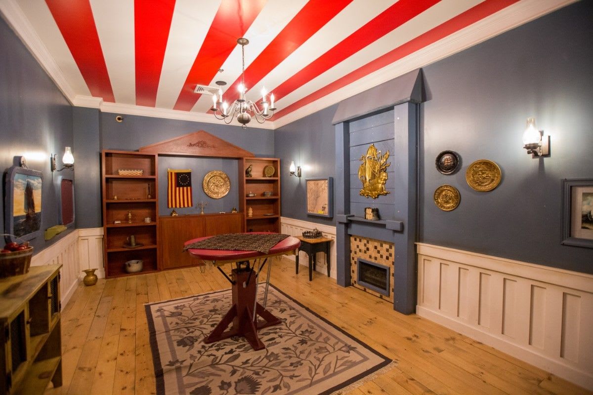 Revolution Spies - Patriotism! Escape Room | Escape Room Mystery - King ...