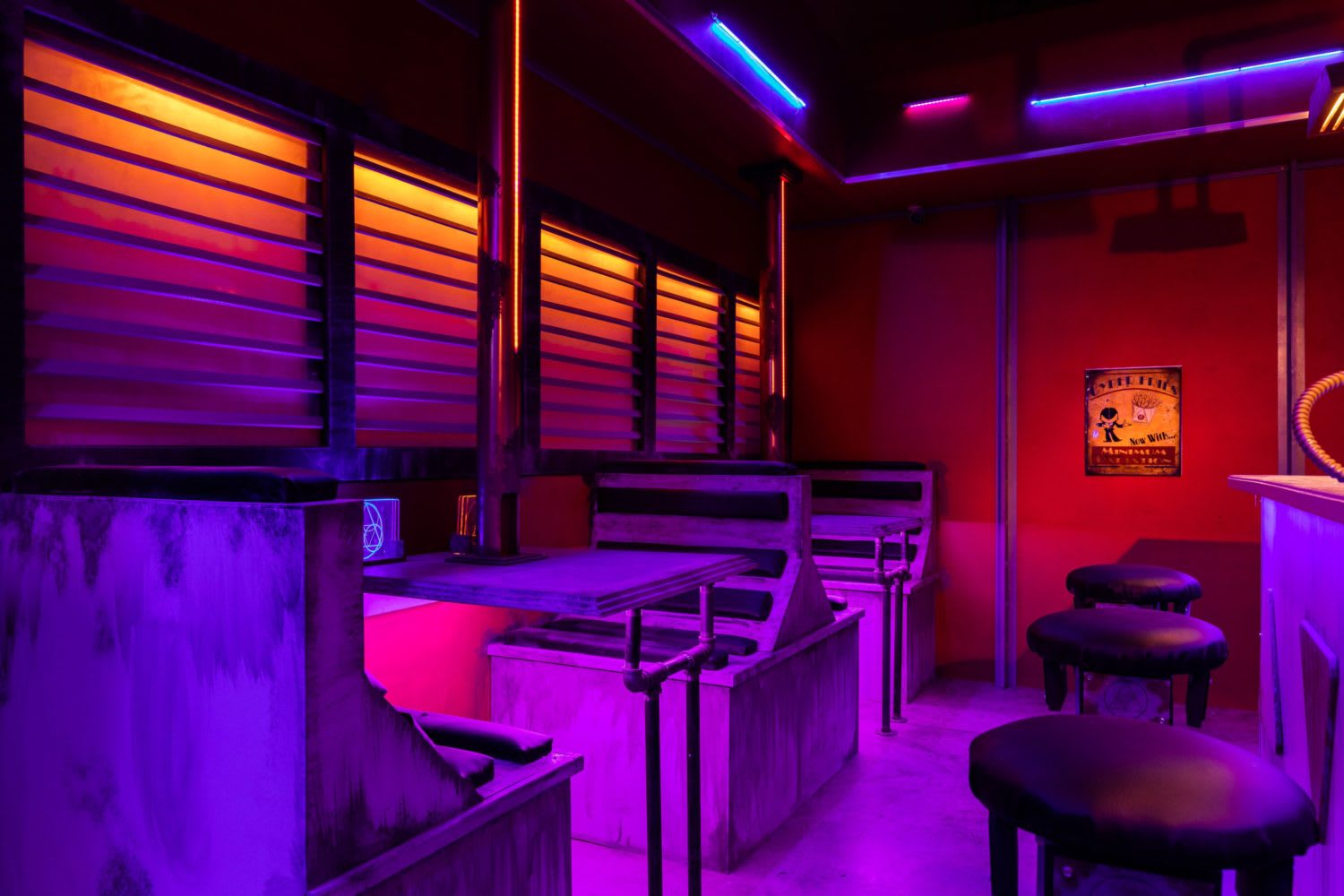 Neon Light Diner Escape Room | City 13