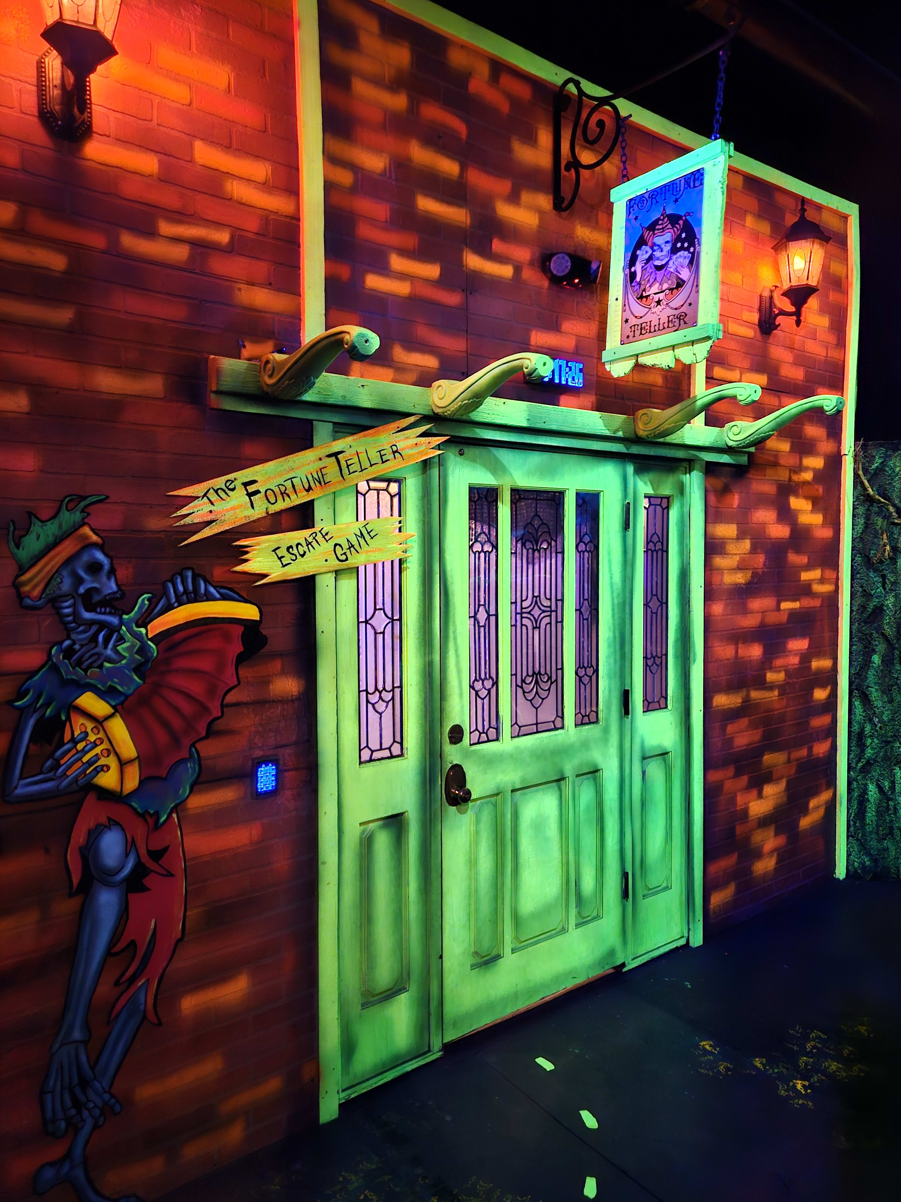 Fortune Teller Escape Room | Glowing Greens [prev. Mental Trap Escape Room]