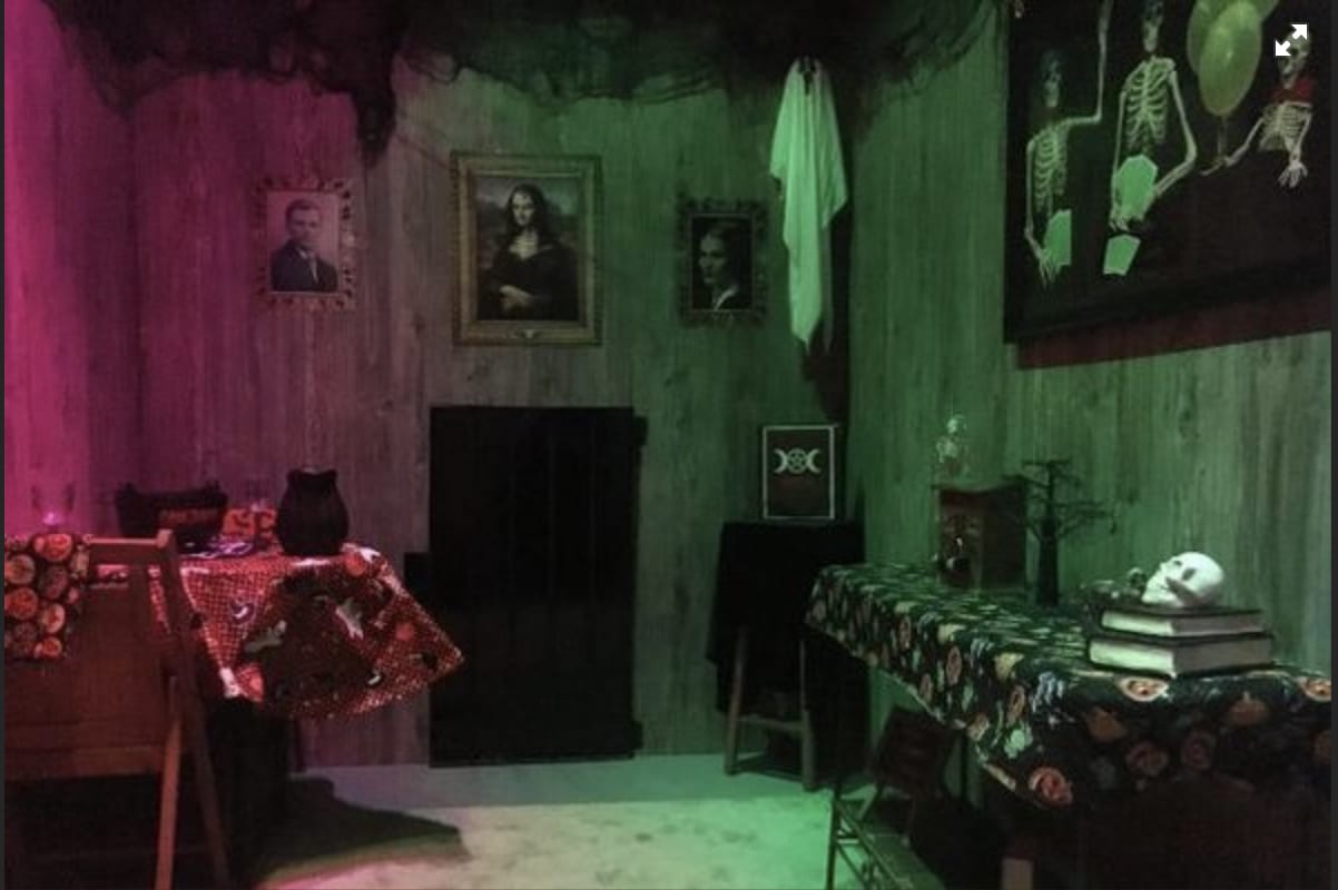 Hansel and Gretel Meet the Witch Escape Room | Challenge Accepted ...