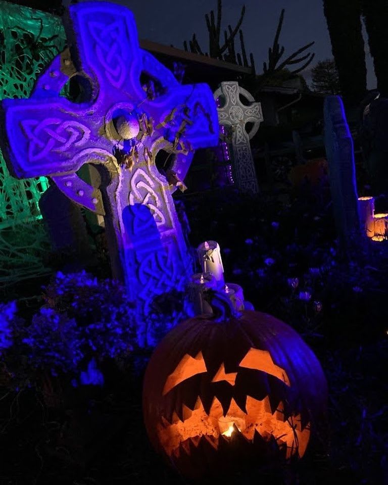 Evil Vines Cemetery Haunted Attraction | Evil Vines Cemetery