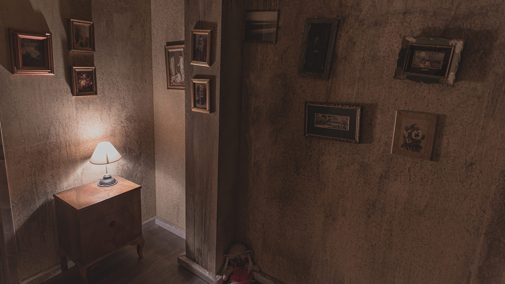 La Maison Hantée [The Haunted House] Escape Room | Game Over Escape ...