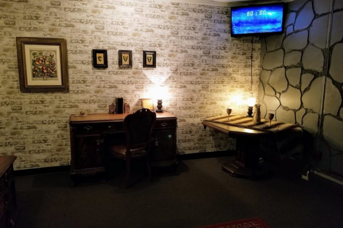 Return to the Throne Escape Room | Paradox Escape Rooms