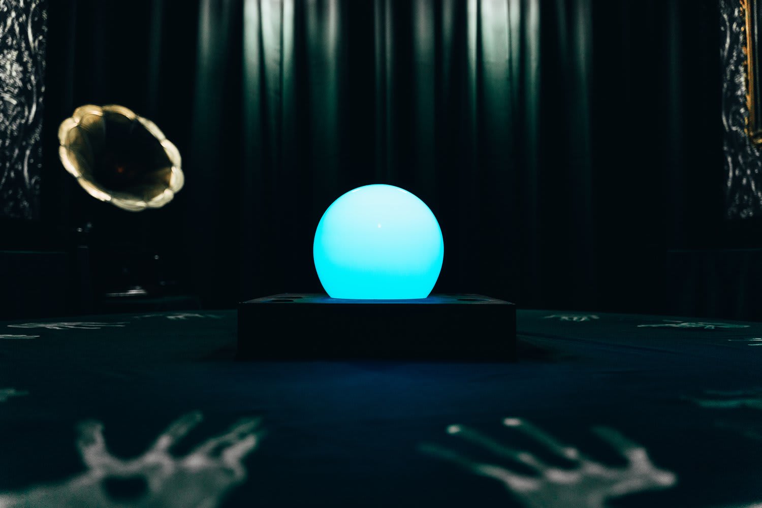 Seance Escape Room | The Cool Space